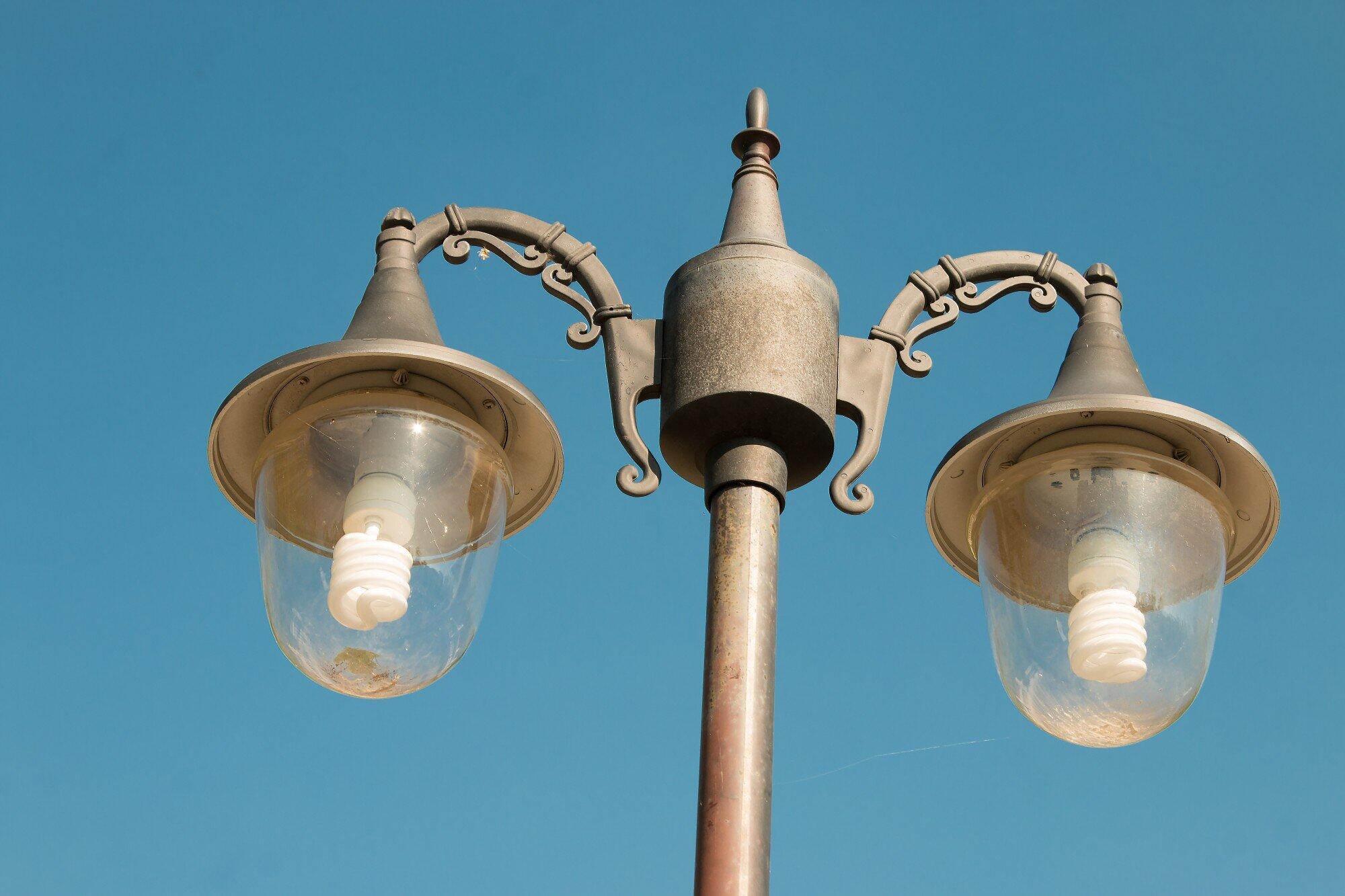 6 Innovative Street Light Pole Designs Transforming Urban Spaces